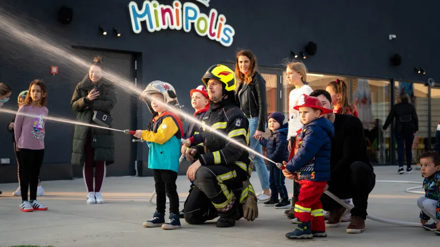 MiniPolis, prvi dječji grad, s uzbuđenjem najavljuje Festival karijera ...