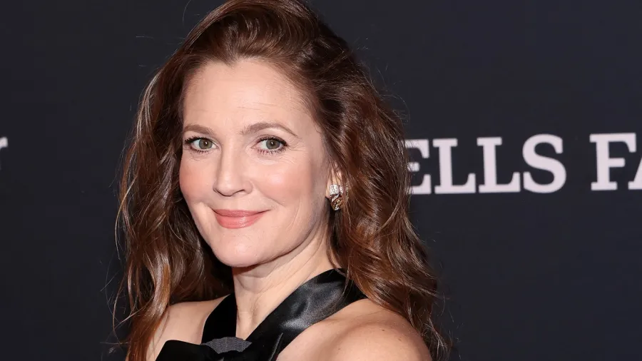 Drew Barrymore dobila svoju Pantone boju koju žene vole - Žena.hr