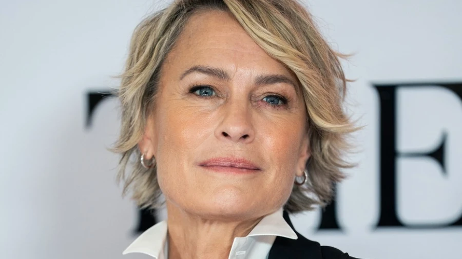 Robin Wright u kombinaciji koja izgleda odlično bez obzira imate li 20 ...